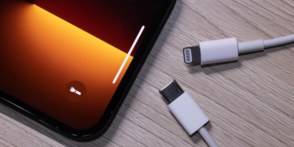 How to Fix an iPhone Not Charging - Fonehouse